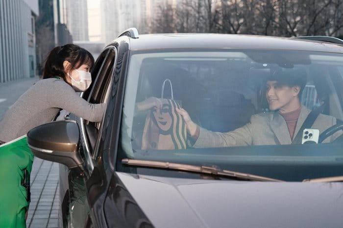 Starbucks launches roadside pick-up at stores in China